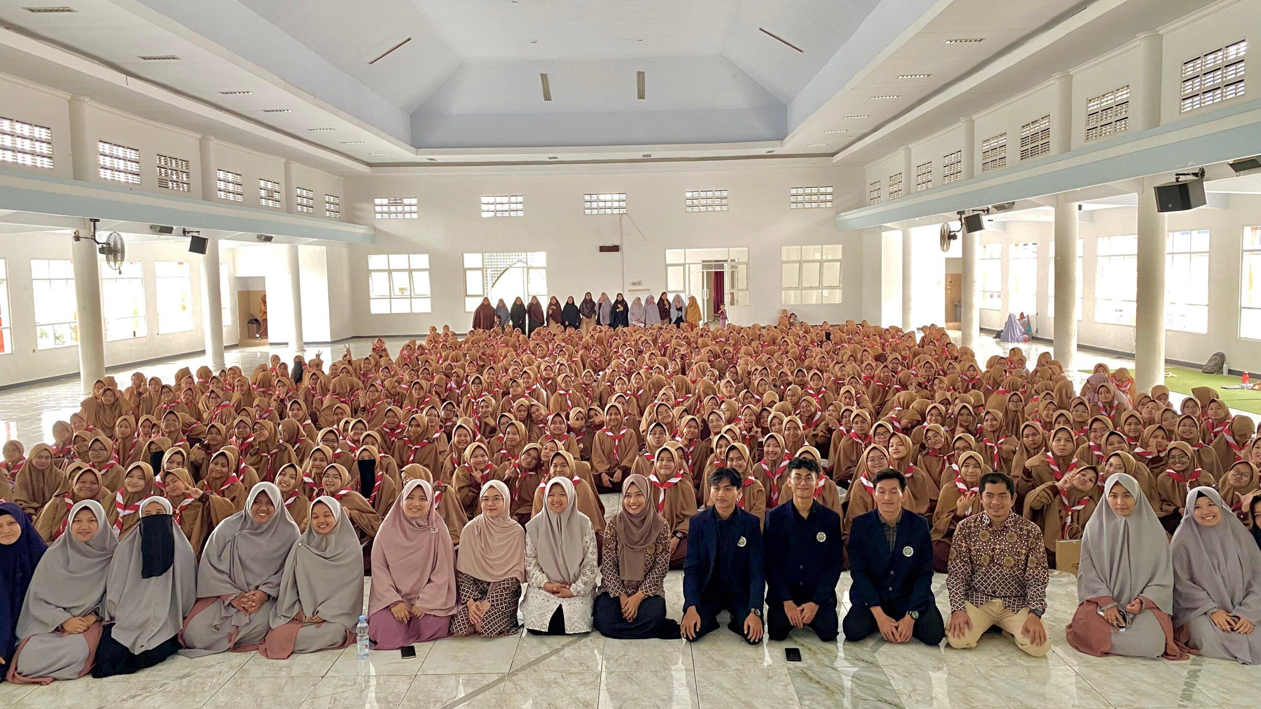UNIVERSITAS NEGERI MALANG (UM) GANDENG SMA AR-ROHMAH PUTRI MALANG GELAR ...